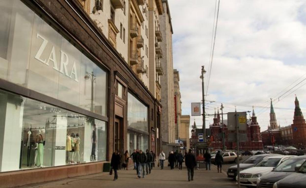 Inditex analiza la venta de su negocio en Rusia: 502 tiendas cerradas por la guerra y 9.000 ...